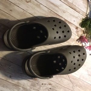 CROCS | Shoes | Crocs M7 W9 Brown | Poshmark